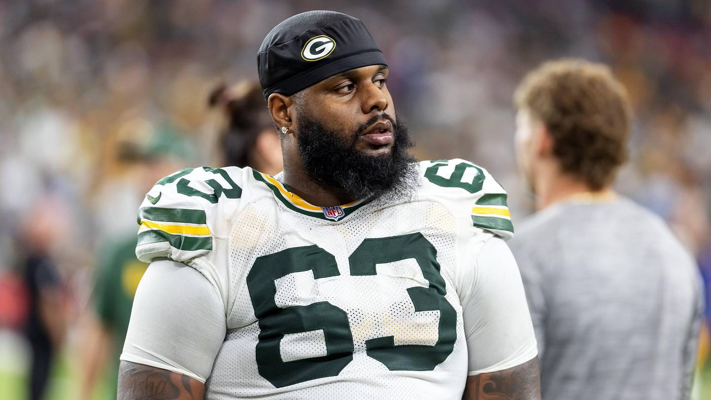 Rasheed Walker Contract Report Makes Aaron Banks Flop Even Worse