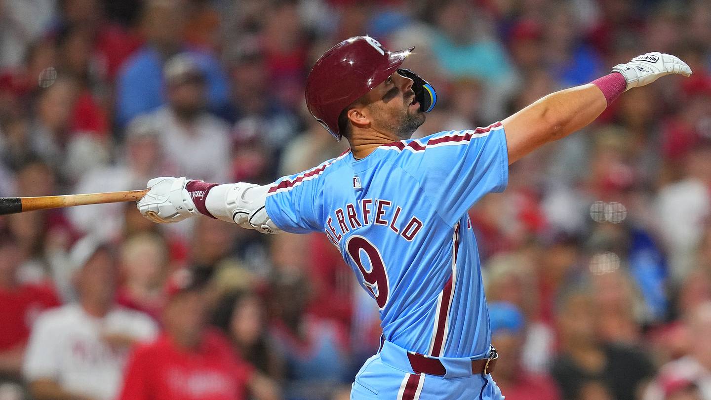 Ex-Phillies player still without a job mulling retirement ahead of 2025 ...