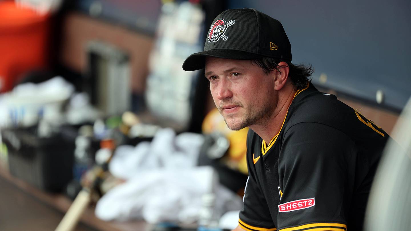 Pirates Trade Relief Pitcher to Mariners