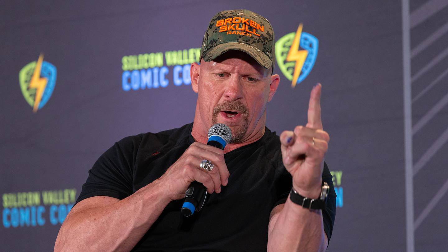 Stone Cold Steve Austin sends clear message to Cody Rhodes ahead of ...