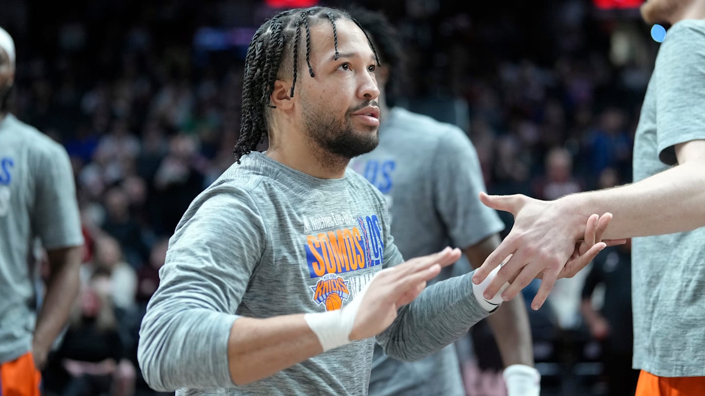 WATCH: Jalen Brunson got away with a trick play that became an instant meme