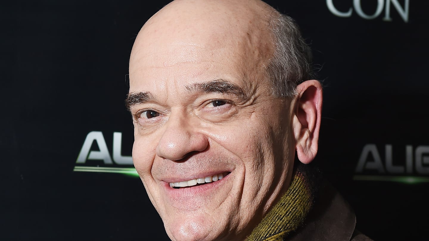 Robert Picardo wants to give The Doctor something he didn't get in ...