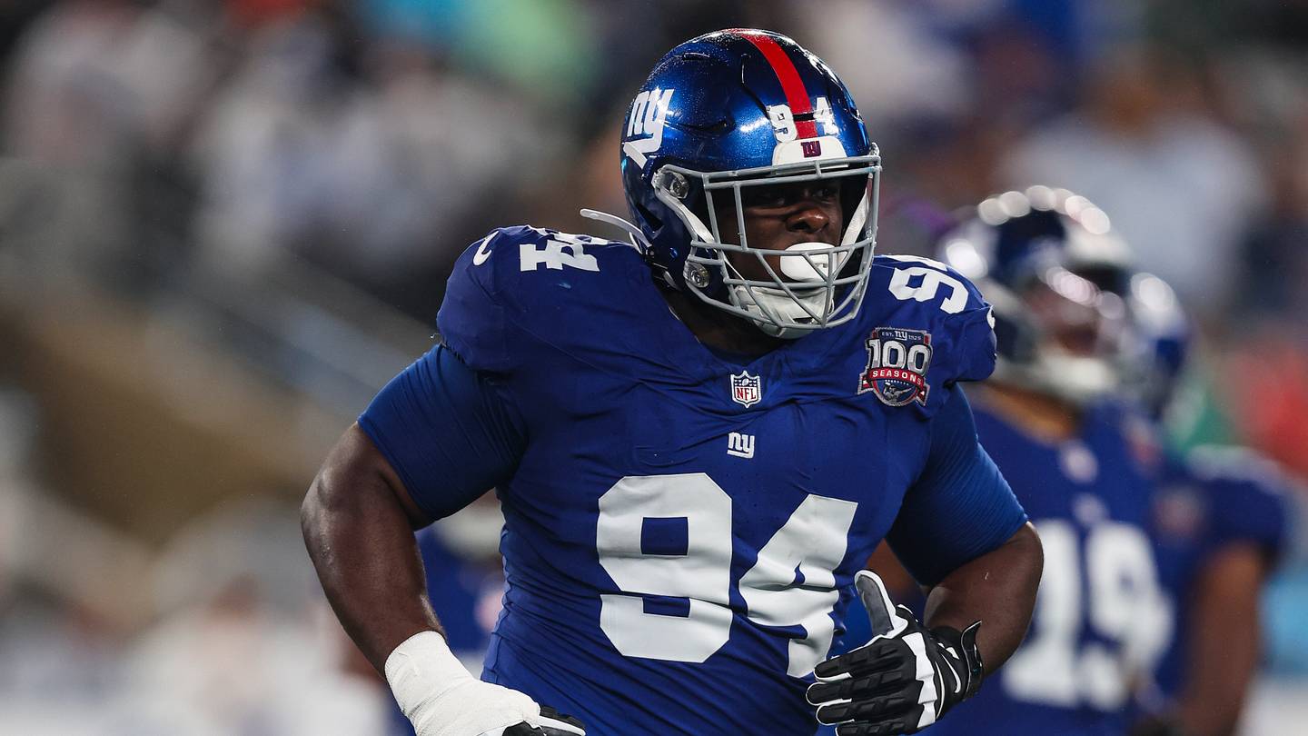 New angle of Giants DT Elijah Chatman chasing down a Texans RB is wild