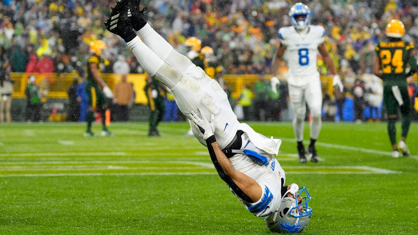 Amon-Ra St. Brown will give back to bakery that honored him with life ...