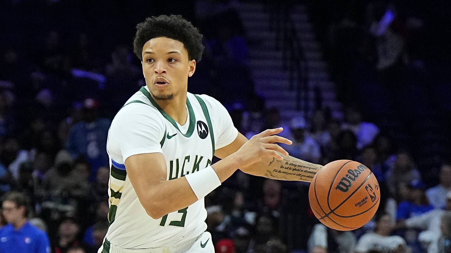 2 Eye-catching Ryan Rollins stats from his starting debut in Bucks' win