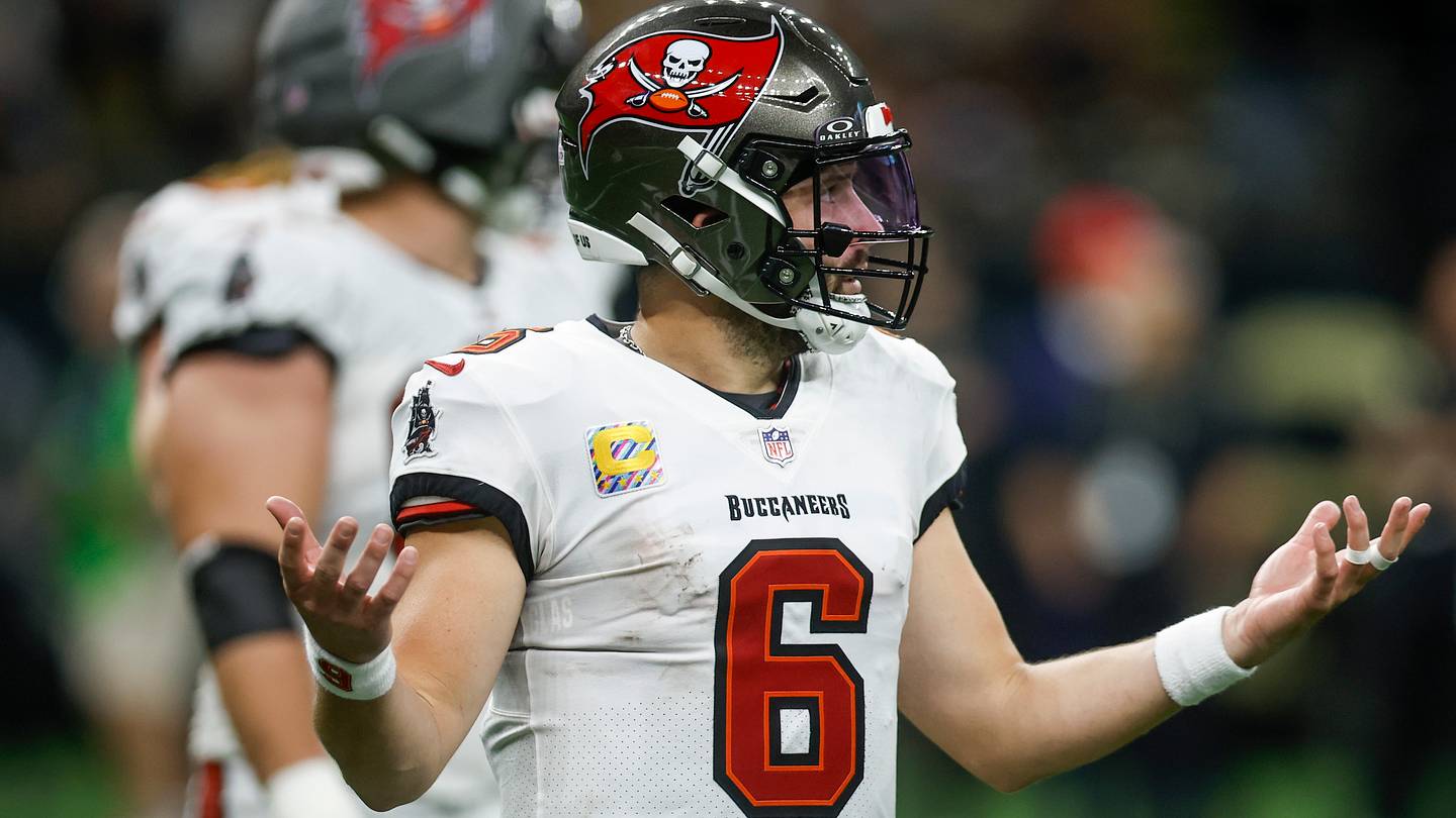 Refs royally screwed the Buccaneers on a late Lions challenge during MNF