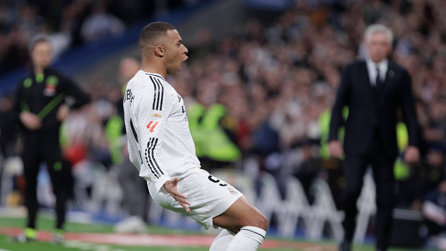 Real Madrid's Kylian Mbappe Scores Outrageous Goal From Distance vs ...