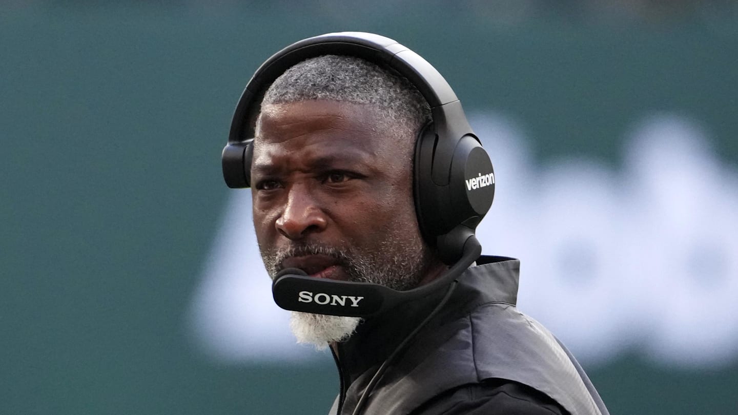 Aaron Glenn Sounds Completely Lost Without Dan Campbell