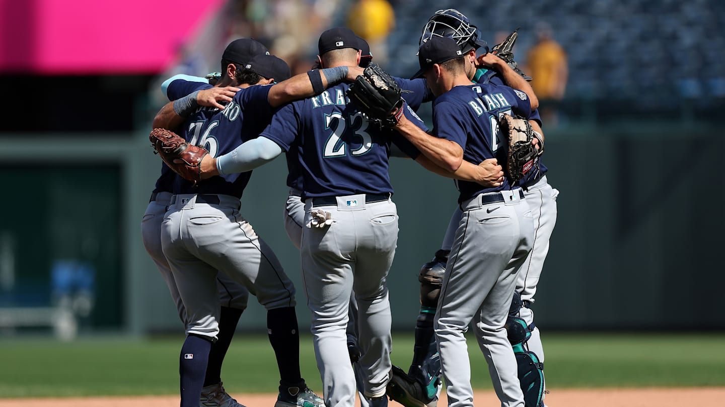 The Mariners Stole the Series Crown from the Royals!