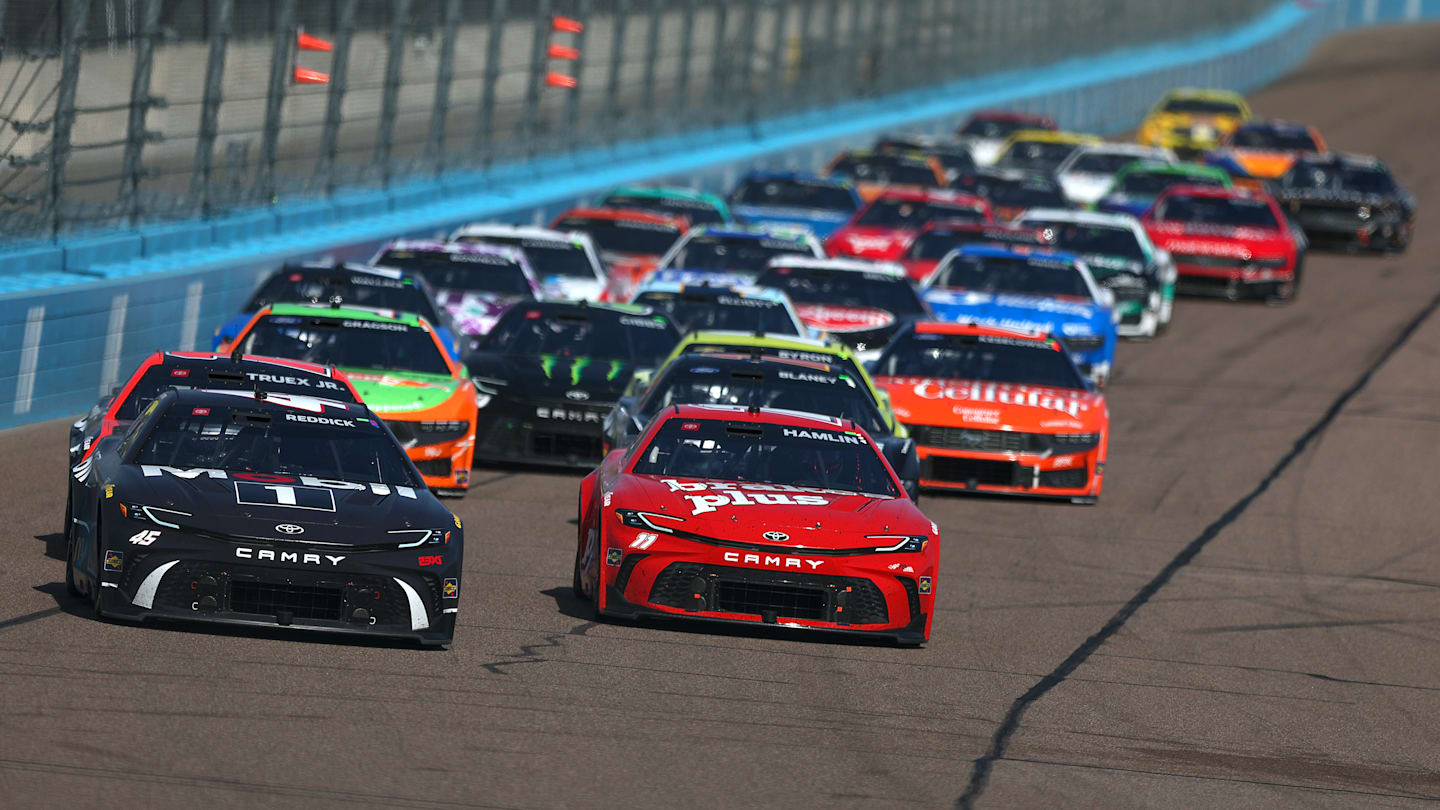 NASCAR Cup Series at Phoenix qualifying updates, full starting lineup