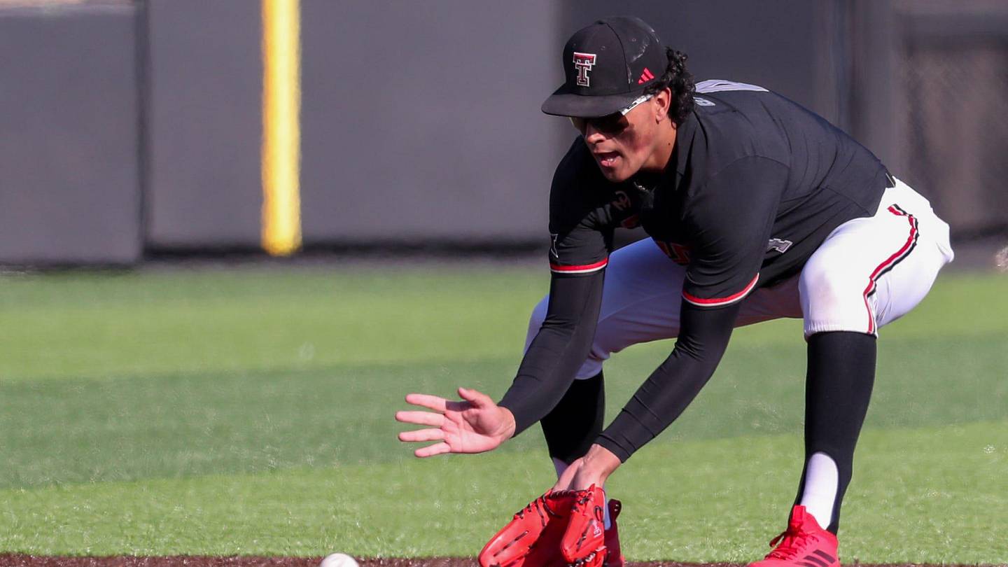 Texas Baseball Lands Highly Coveted Big 12 Infielder From Transfer Portal
