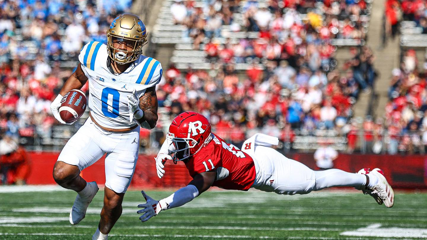 Foster Lauds 'Experience' of UCLA Running Back Corps