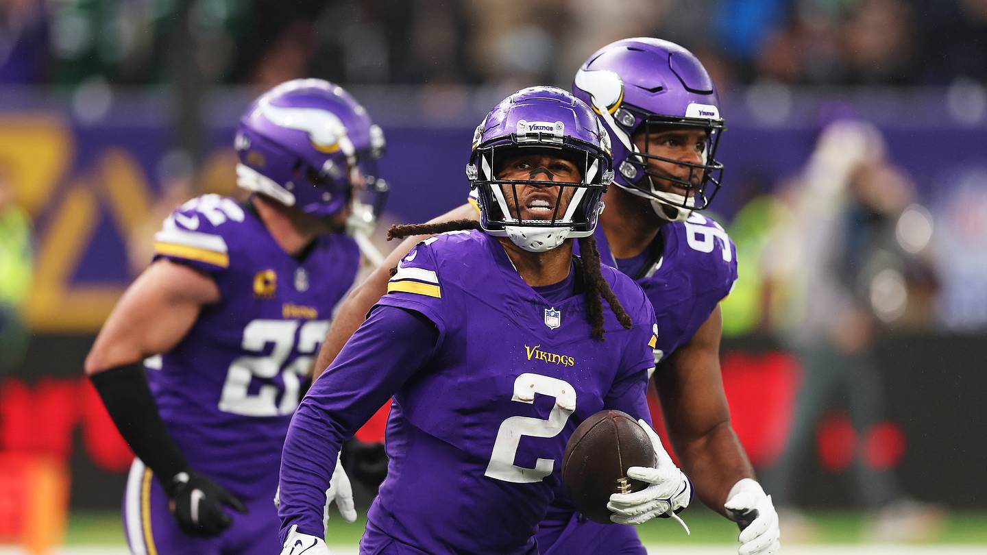 5 takeaways from Vikings win in Week 5: Sam Darnold struggles, Van ...