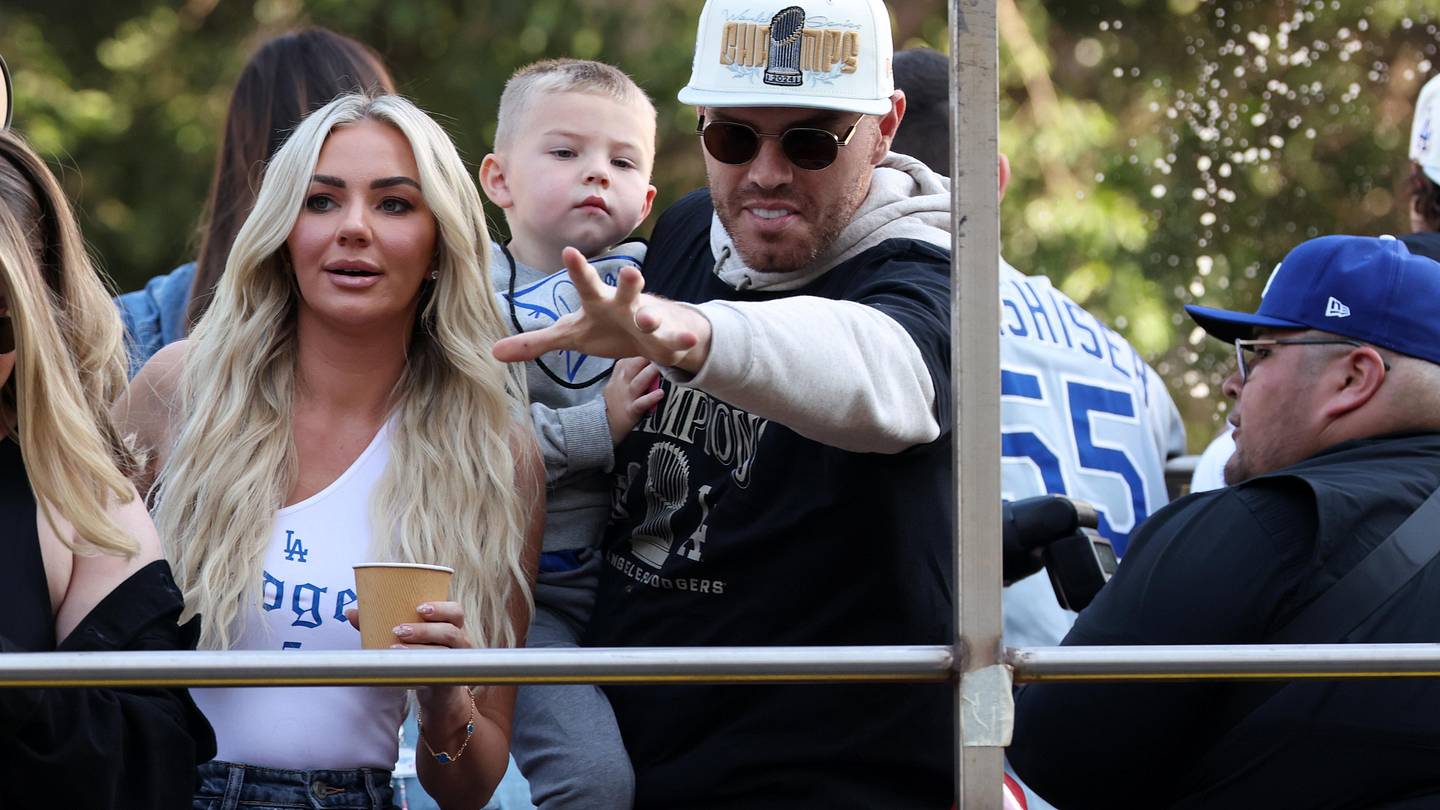 Chelsea Freeman 'parade glam' outshines Freddie, Dodgers celebration