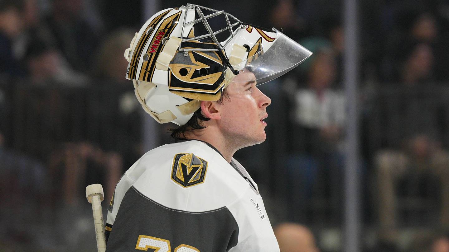 Carter Hart’s Vegas debut gives the Golden Knights a new look in goal