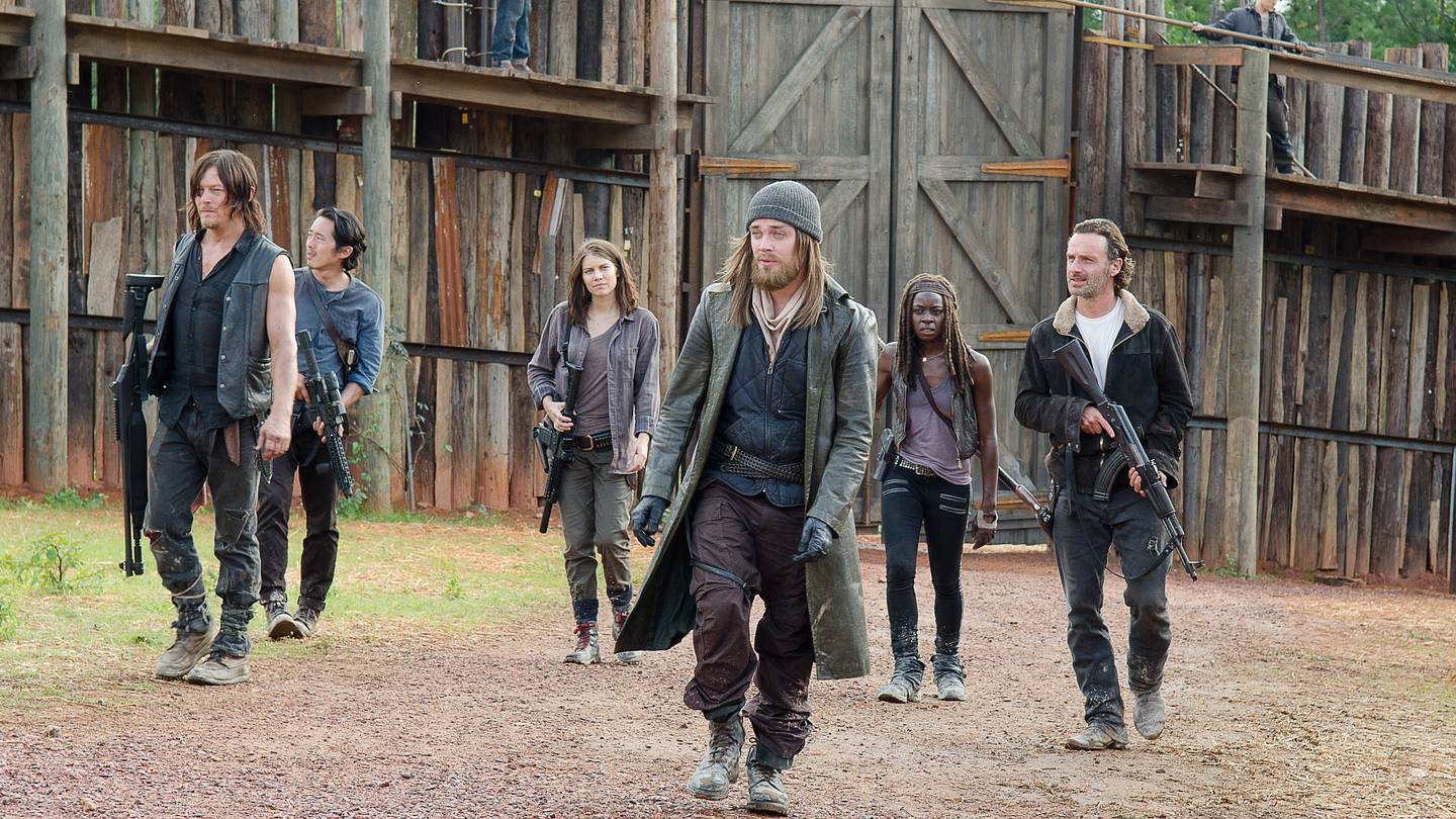 How this high-octane zombie movie outpaces The Walking Dead in scale ...