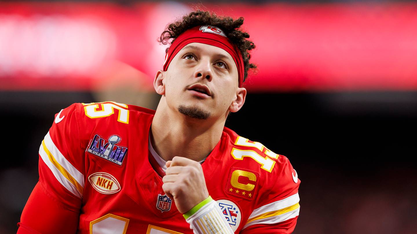 Real Patrick Mahomes will play in the preseason, even if fake Patrick ...