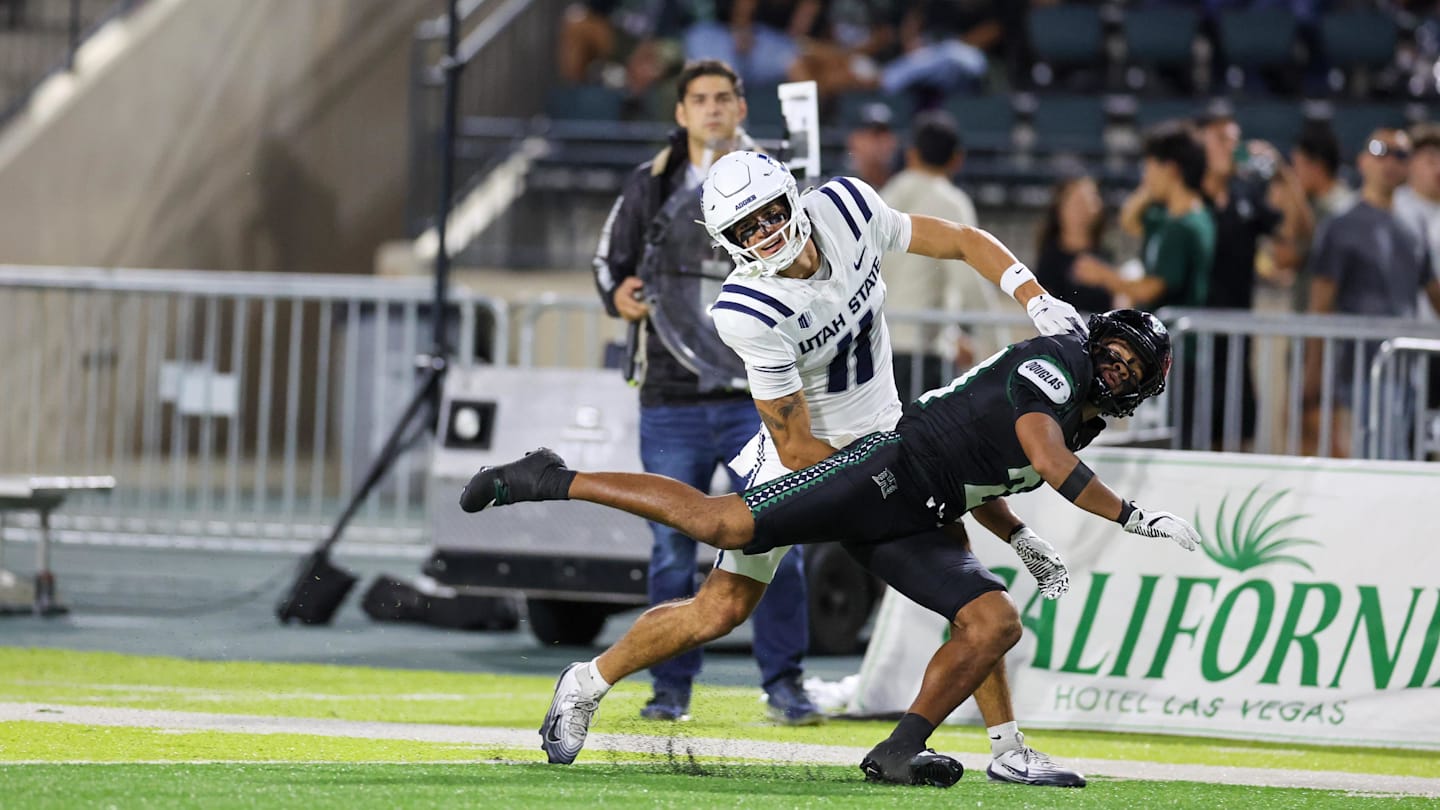 First-team All-Conference WR enters college football transfer portal