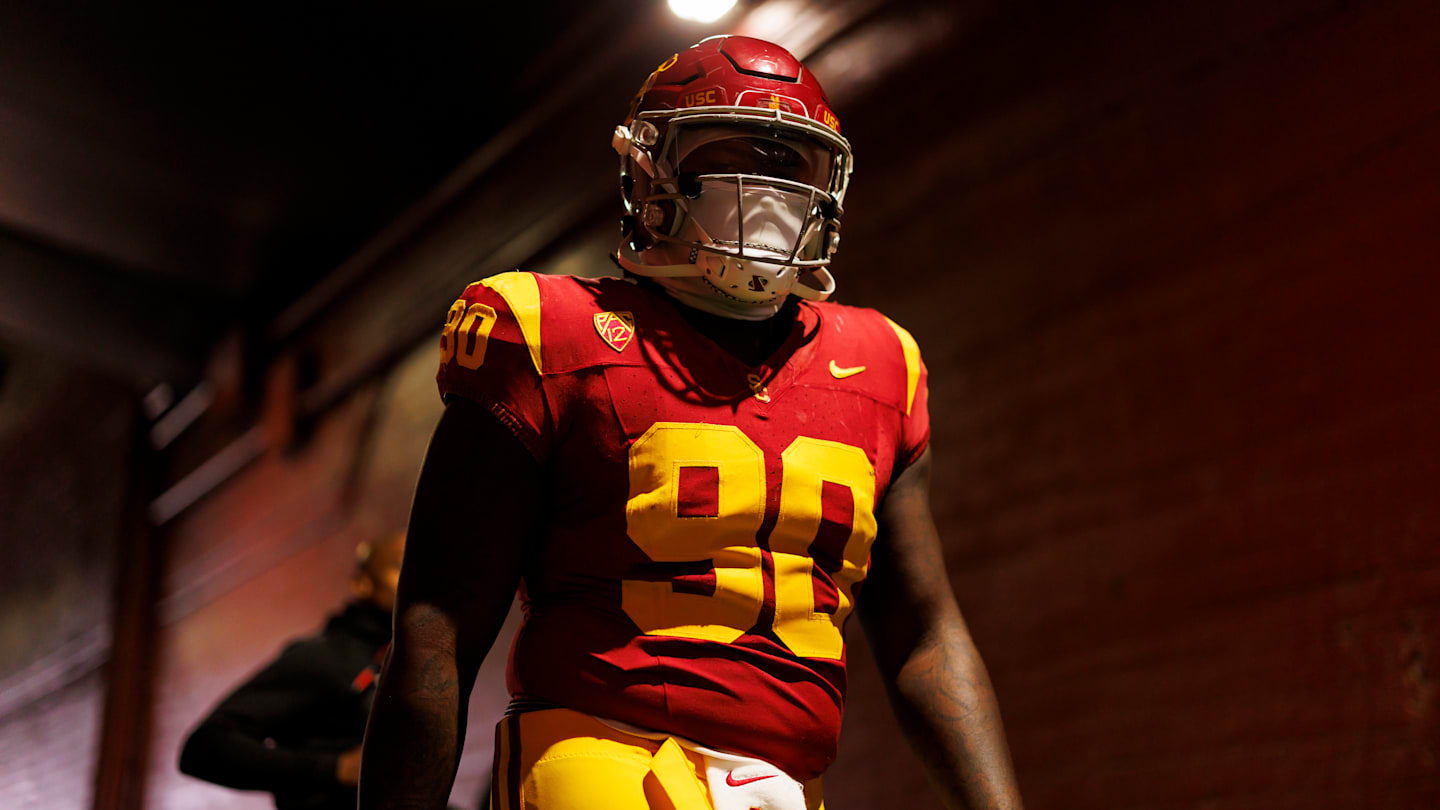 DL Bear Alexander chooses the Oregon Ducks as his third collegiate program