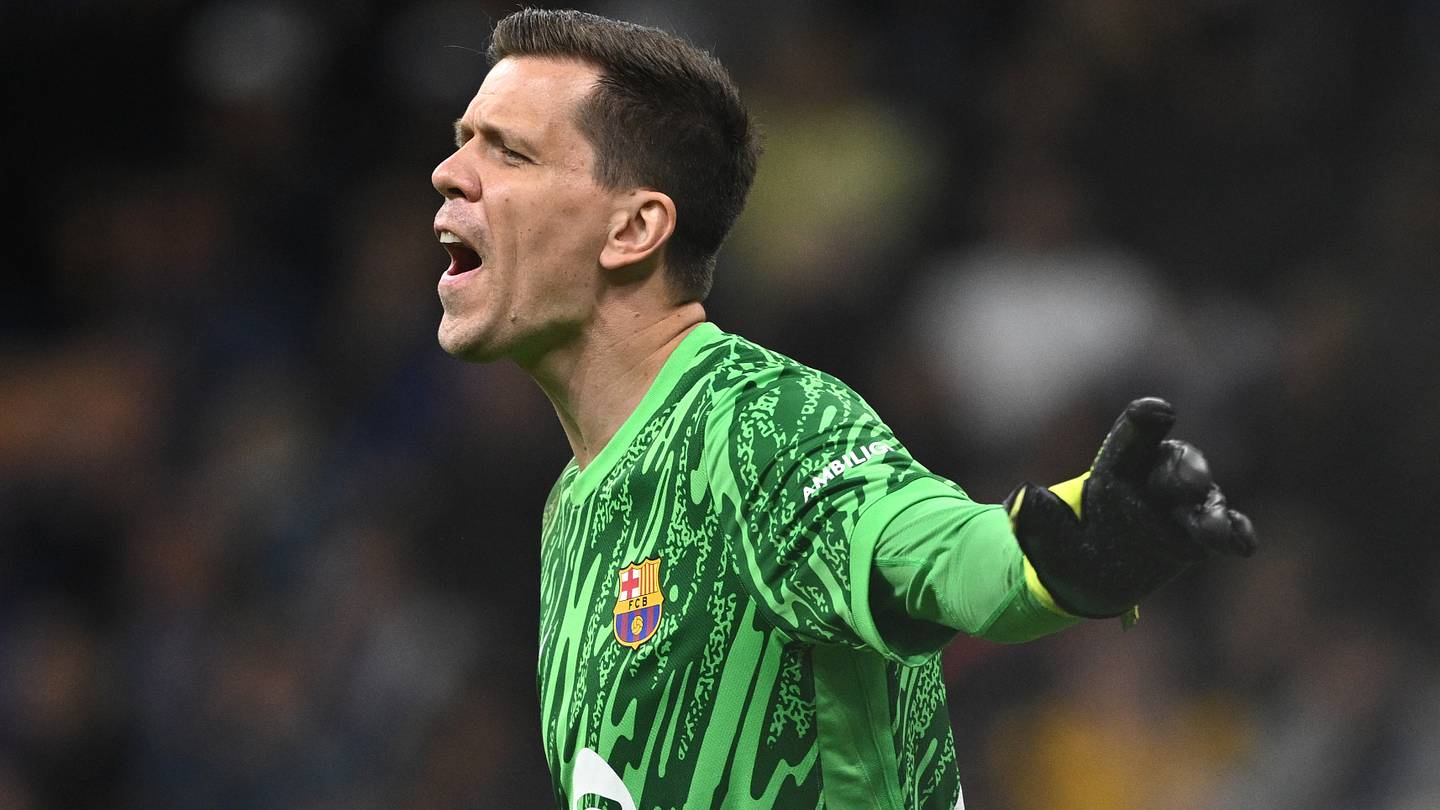 Barcelona trusted a retired keeper over the bench and it paid off big