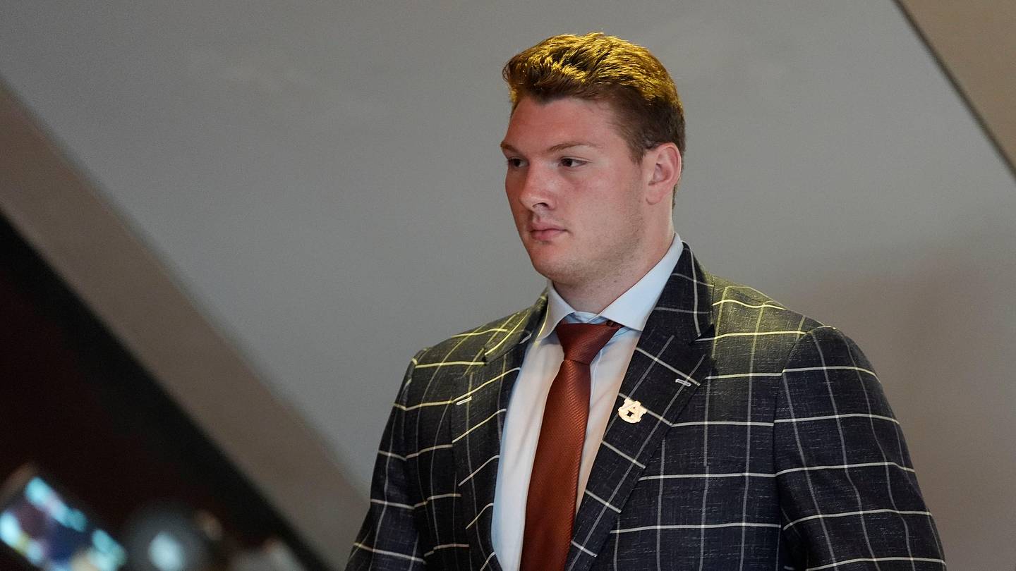 Film Breakdown: What Rookie Center Connor Lew Brings to the Bengals' O ...