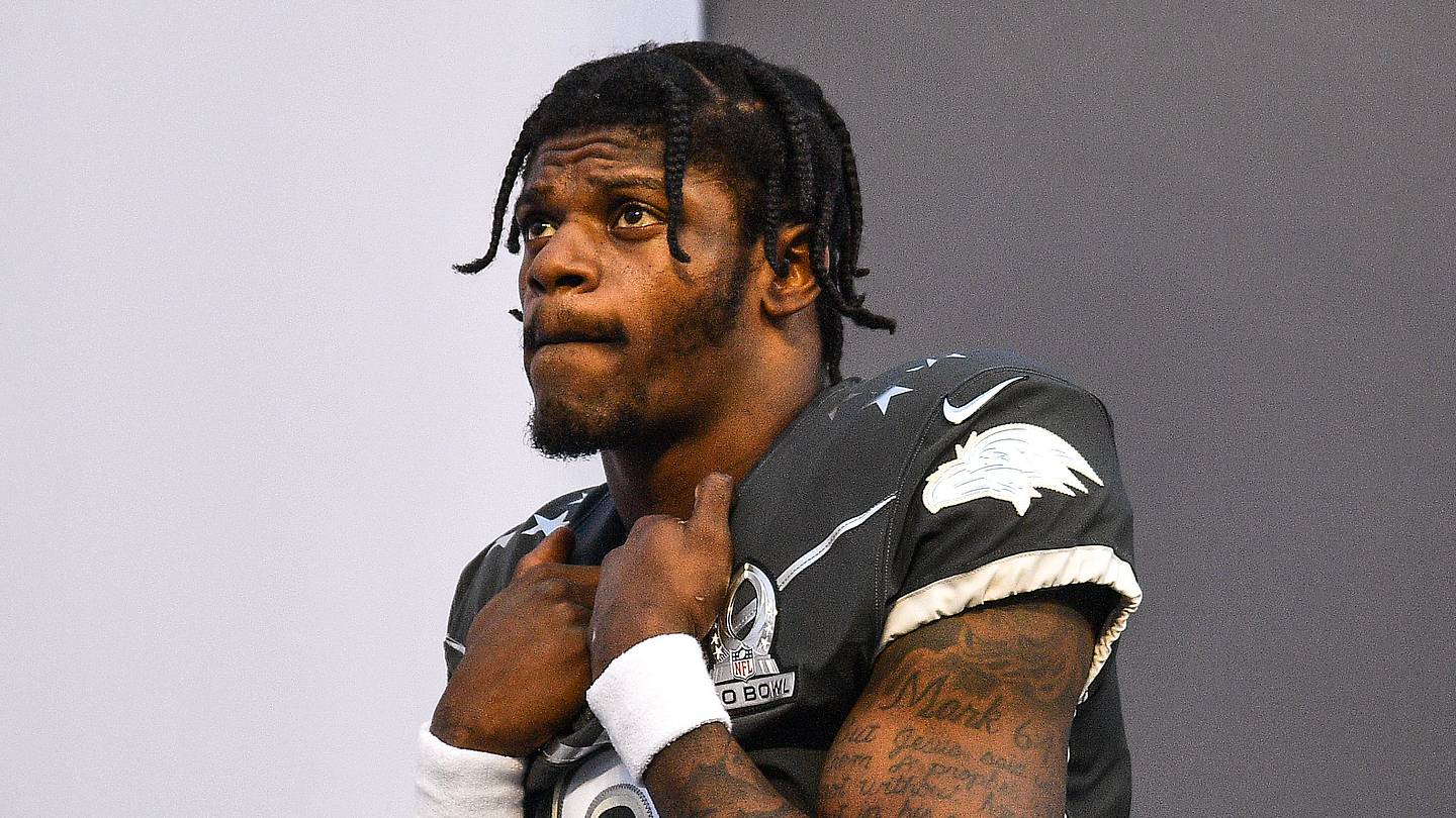 Lamar Jackson named 7th-Best QB, ranked into Tier 2 by The Athletic