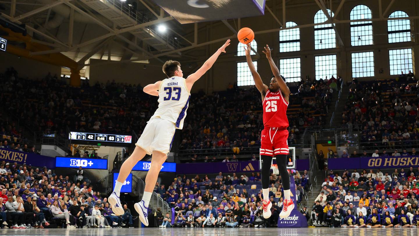 Wisconsin Badgers begin postseason against hungry Washington squad