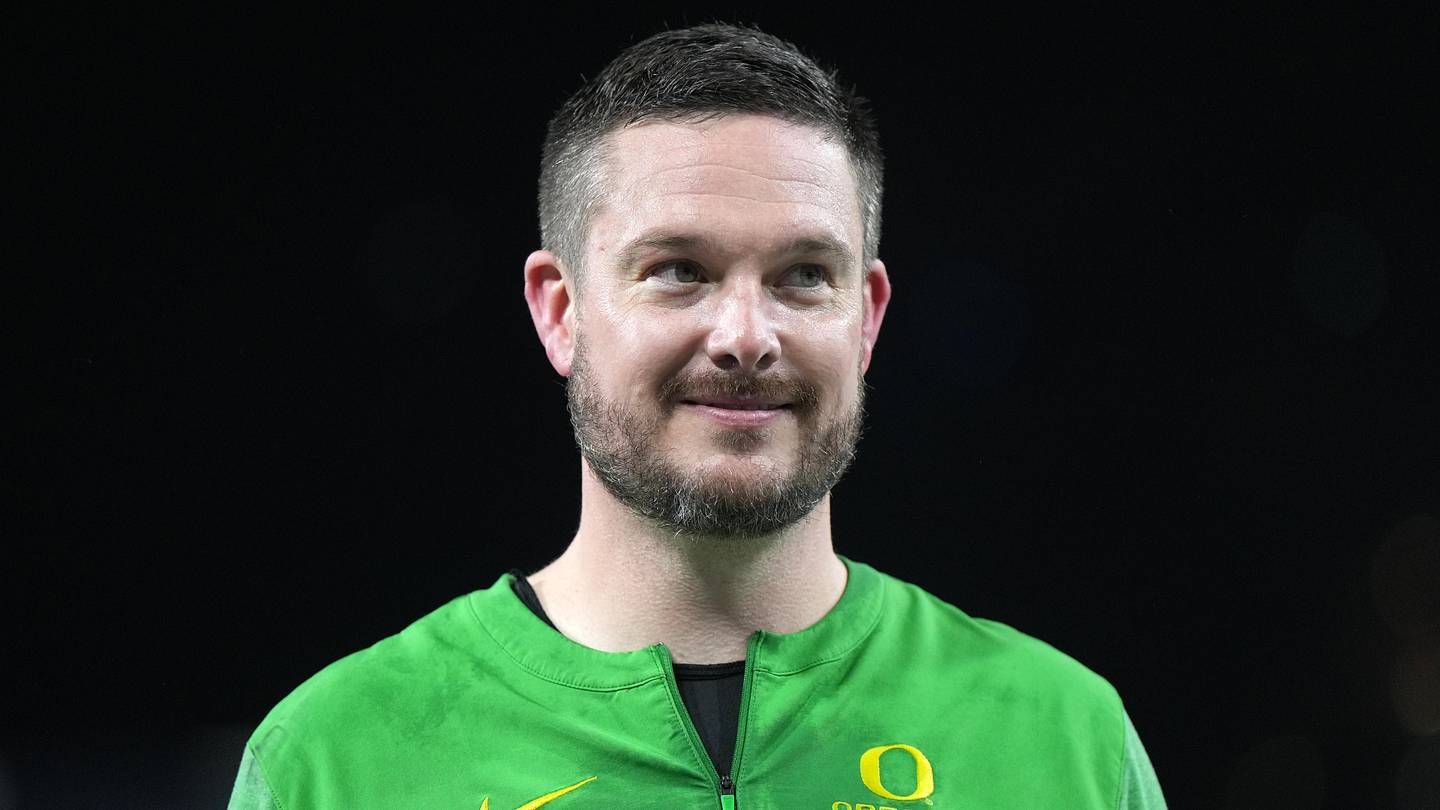 Oregon Ducks Flexing Quarterback Depth With New Rising Star