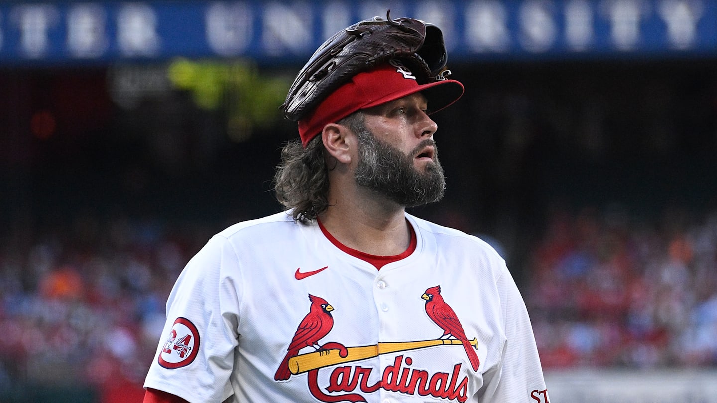 A red jacket for Lance Lynn would be emblematic of the Cardinals' lowered standards