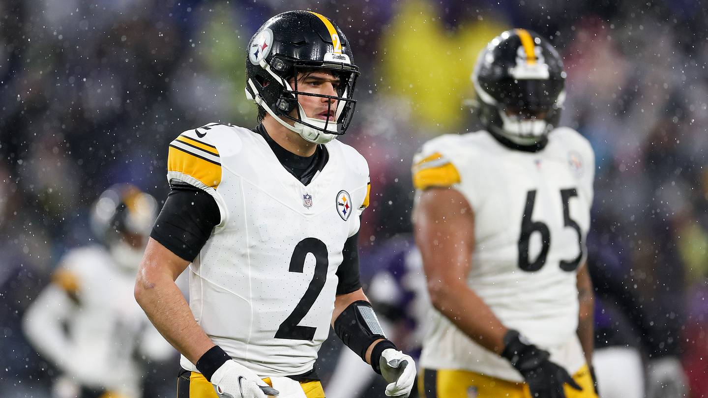 Brad Allen officiating crew shows up early in Steelers vs. Ravens game ...