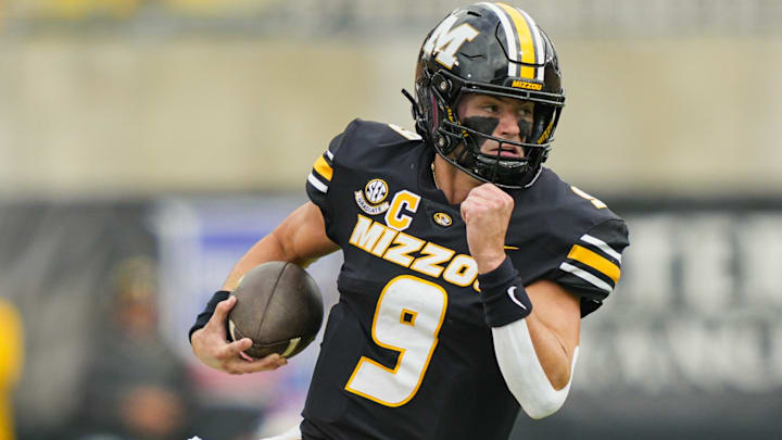 Looking for QB, Huskies Reportedly Hosting Beau Pribula