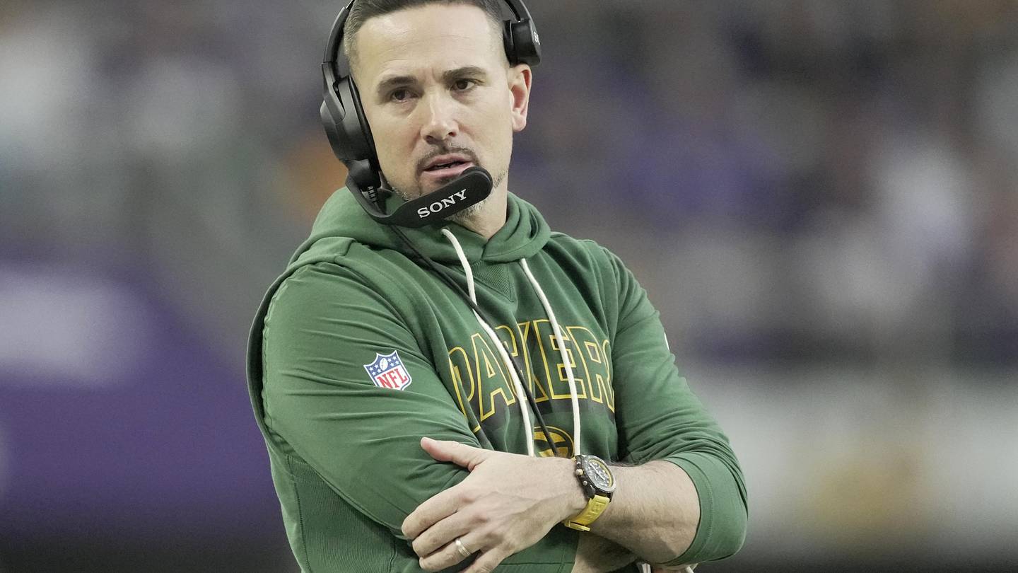 Packers Facing New QB Problem After Cutting Clayton Tune