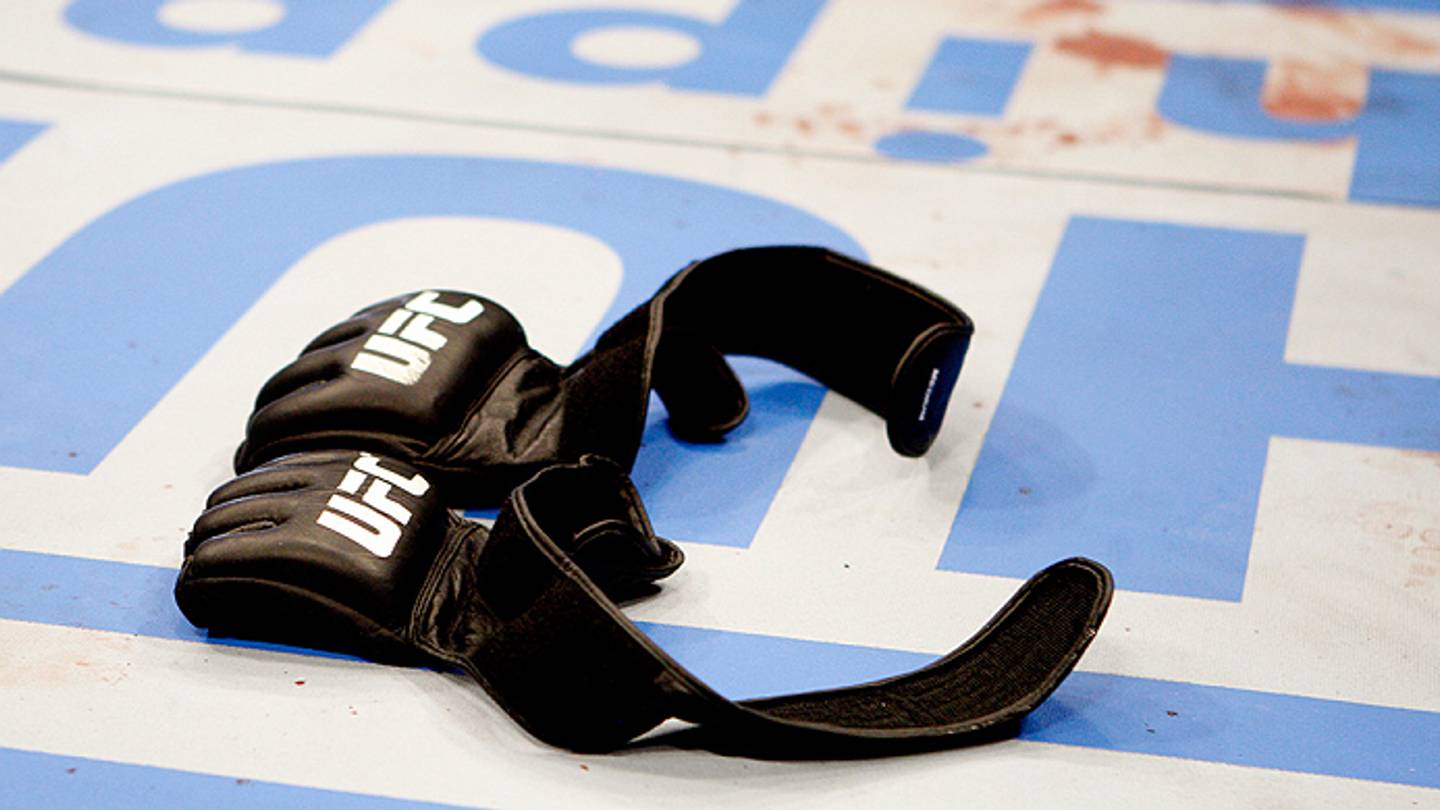 Oldest active fighter on UFC roster retires from MMA after third ...