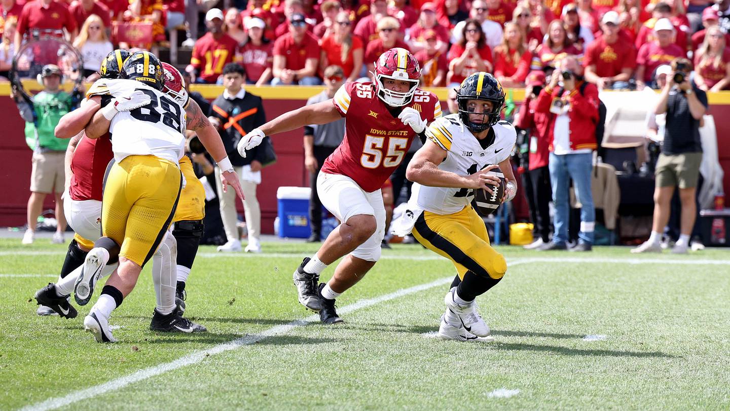 Mark Gronowski wants the Iowa offense to "get the ball rolling earlier"