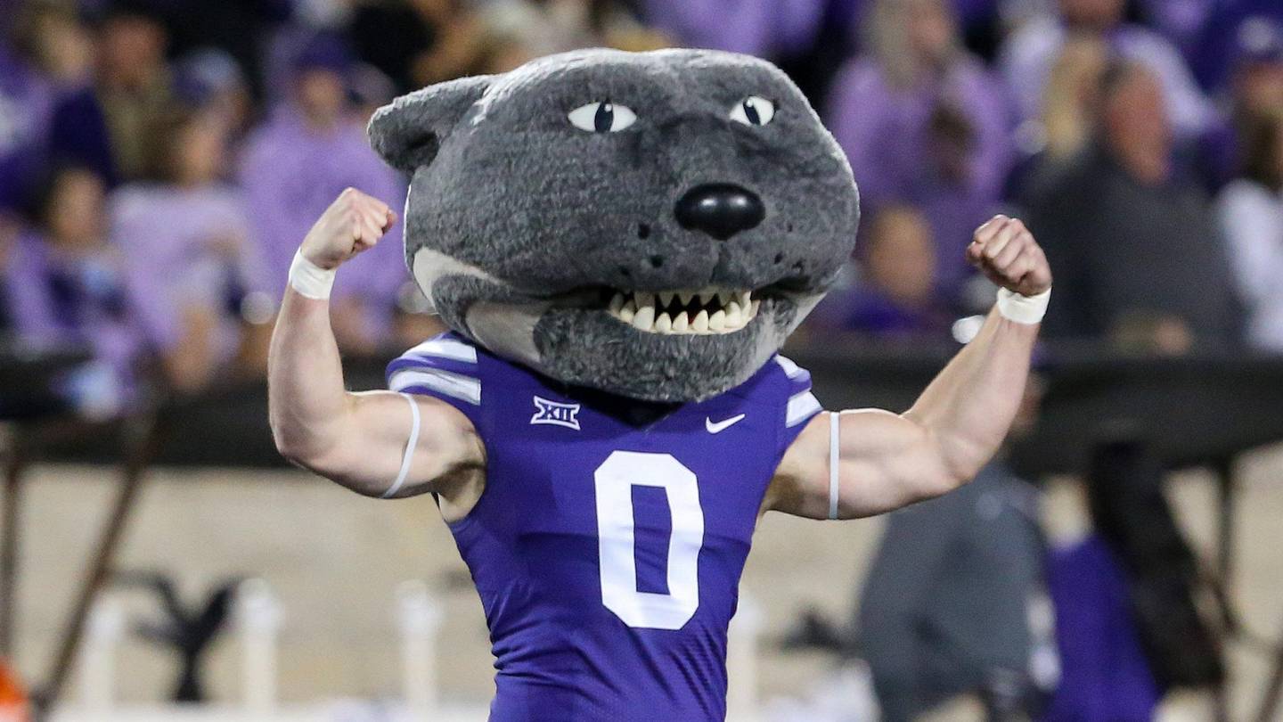 Irish Pub Attempting to Attract CFB Fans Has Amusing Kansas State Flag ...