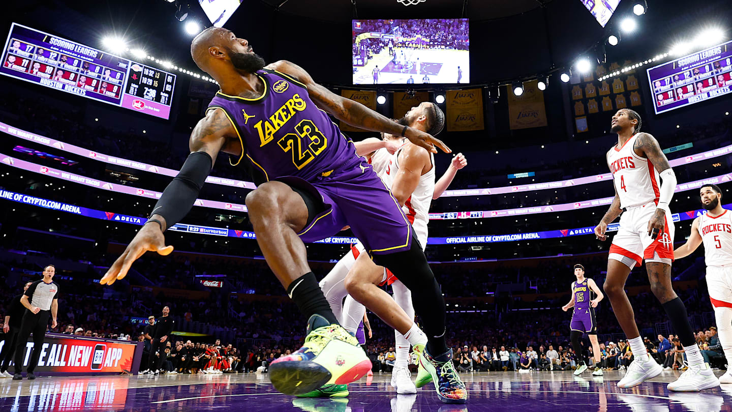 Rockets should explore possibility of acquiring the GOAT