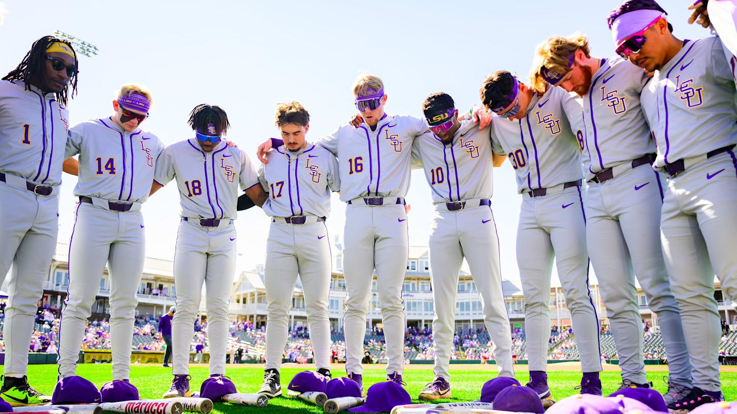 Live Updates: LSU Baseball vs. Arkansas Razorbacks in College World ...