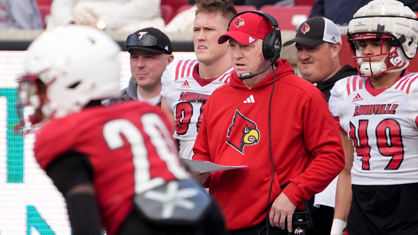 Louisville football's 'dangerous' offense sparks climb in 2025 way-too ...