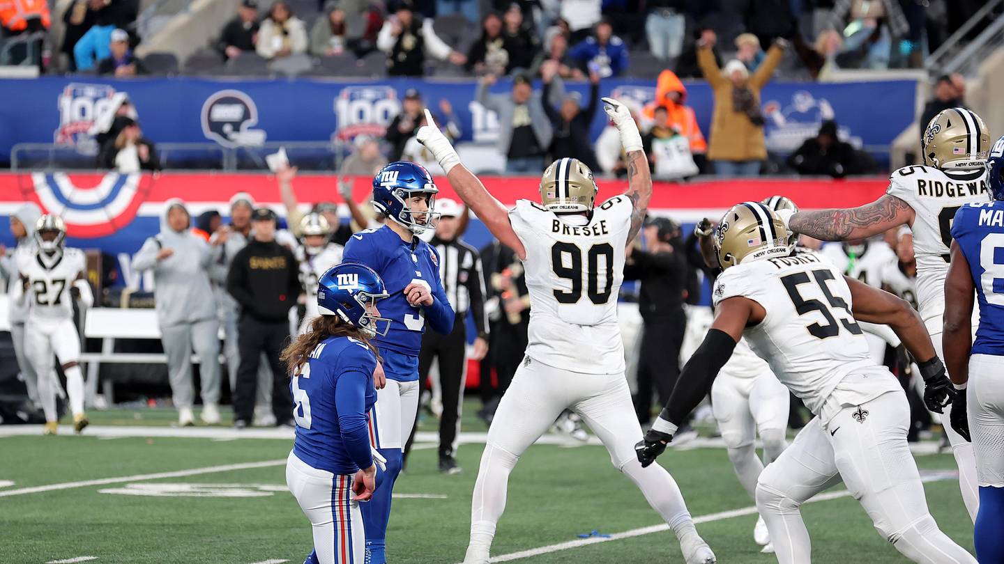 Giants Kicker Graham Gano Explains What Happened on Blocked Field Goal ...