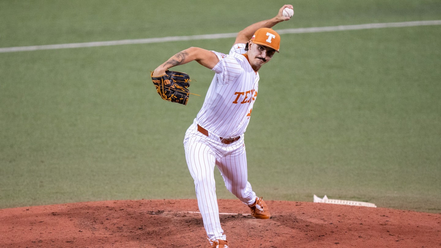 No. 2 Texas Falls to No. 21 Tennessee 7-5 in Extra Innings: Live Game Log