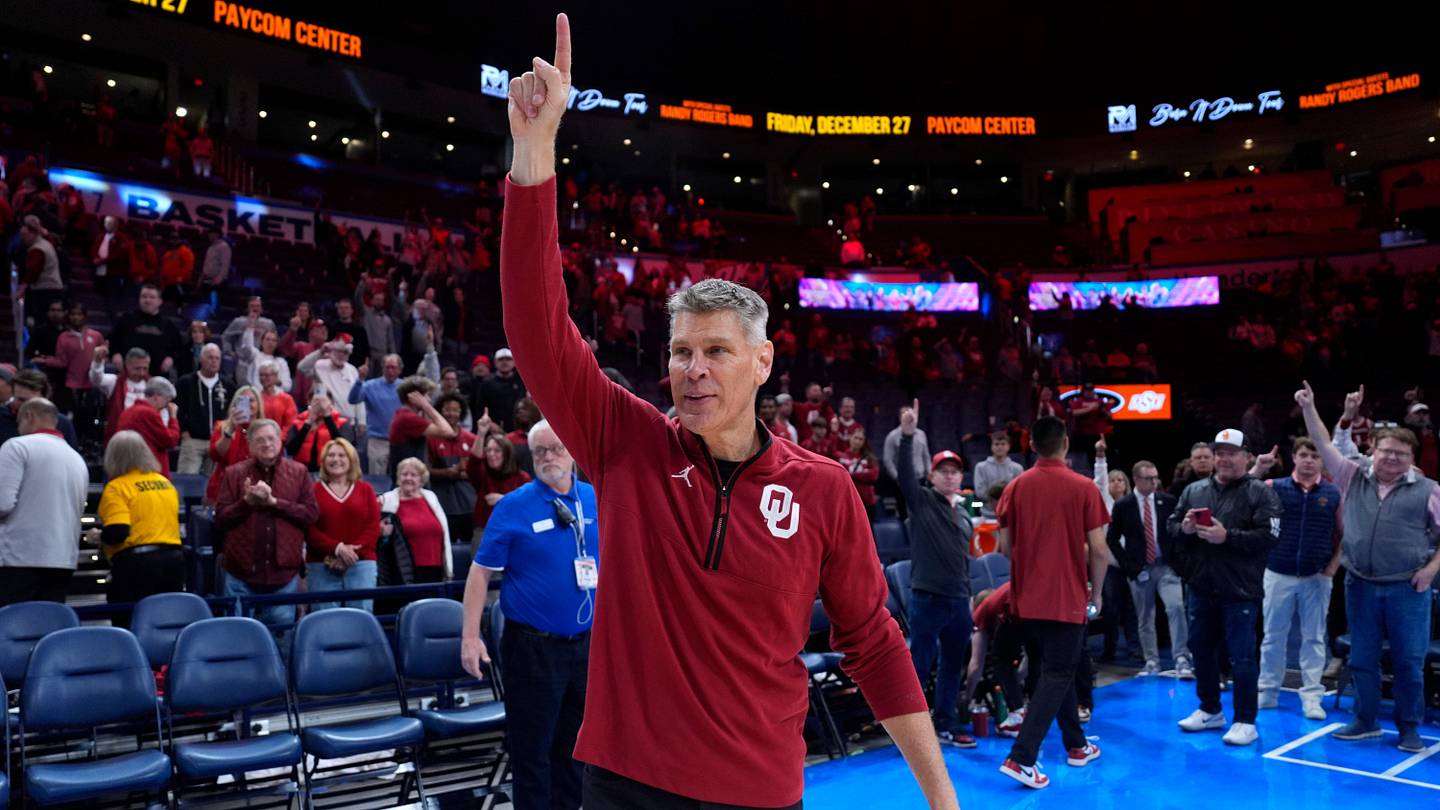 Porter Moser wants a crowd like the Thunder, but that means Oklahoma ...