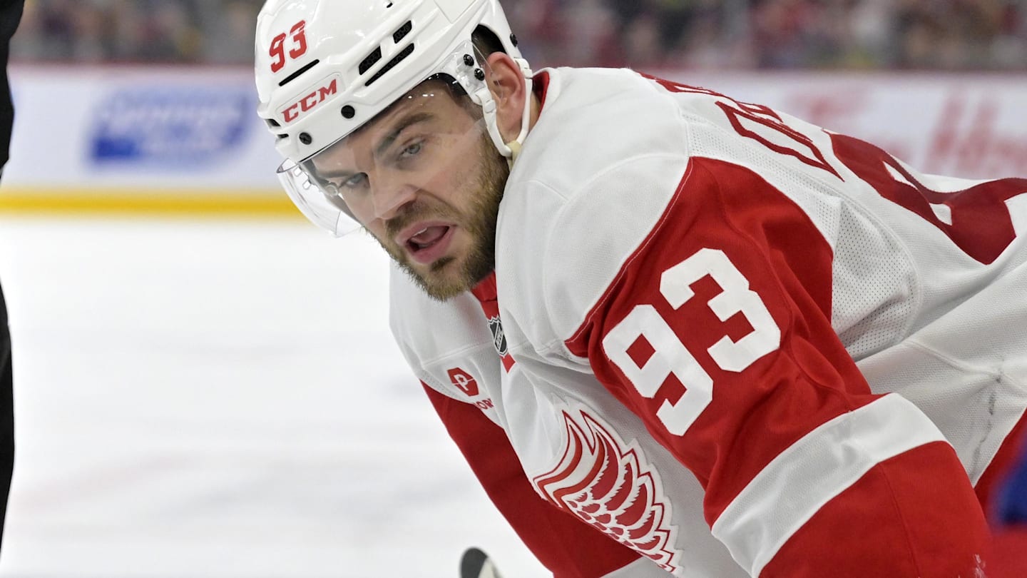 Red Wings are singing the same sad song at the wrong time