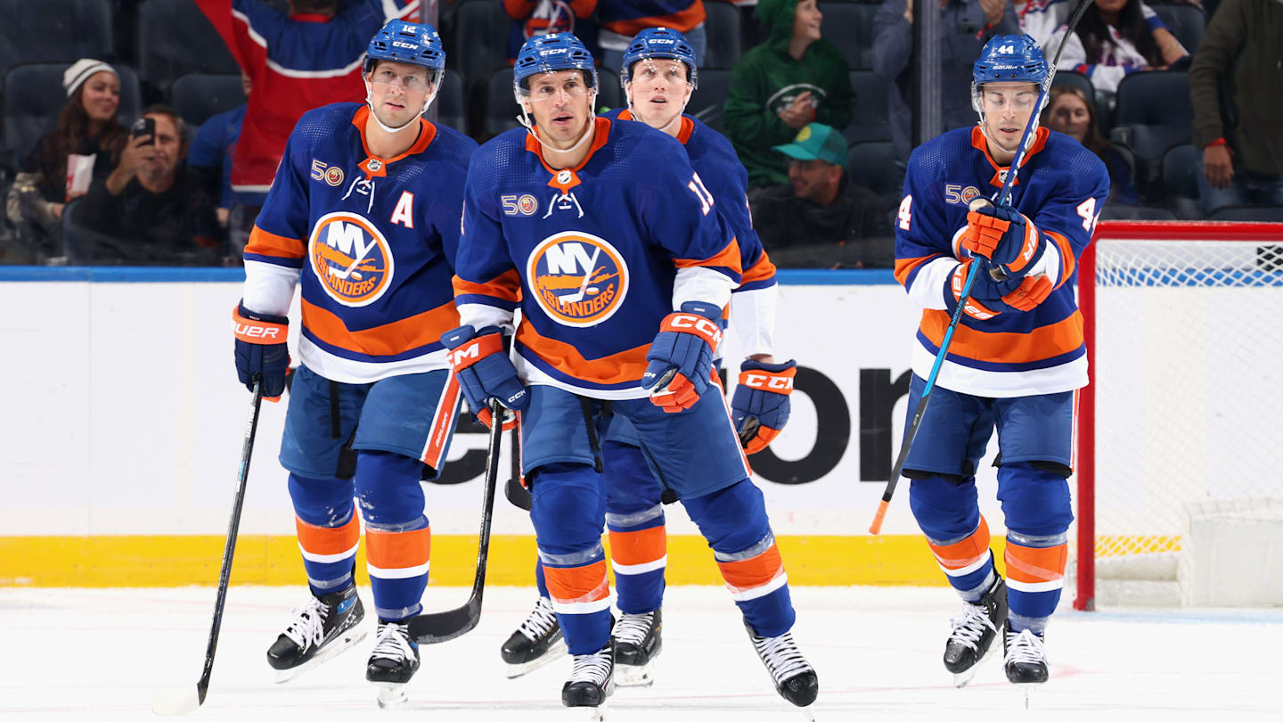 NY Islanders announce 23-man roster for the start of the 2022-23 season