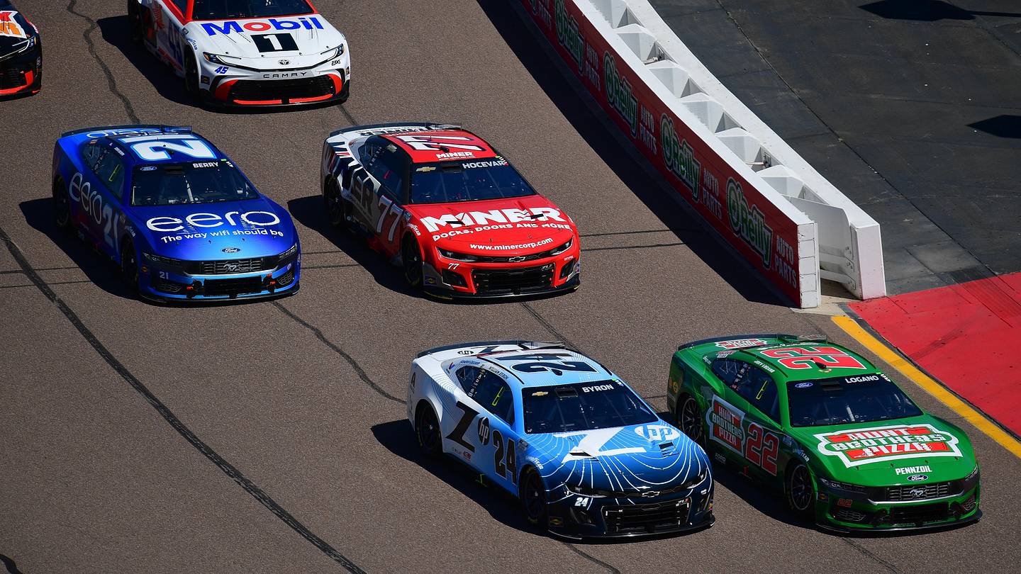 NASCAR Cup Series at Phoenix, full Straight Talk Wireless 500 race results