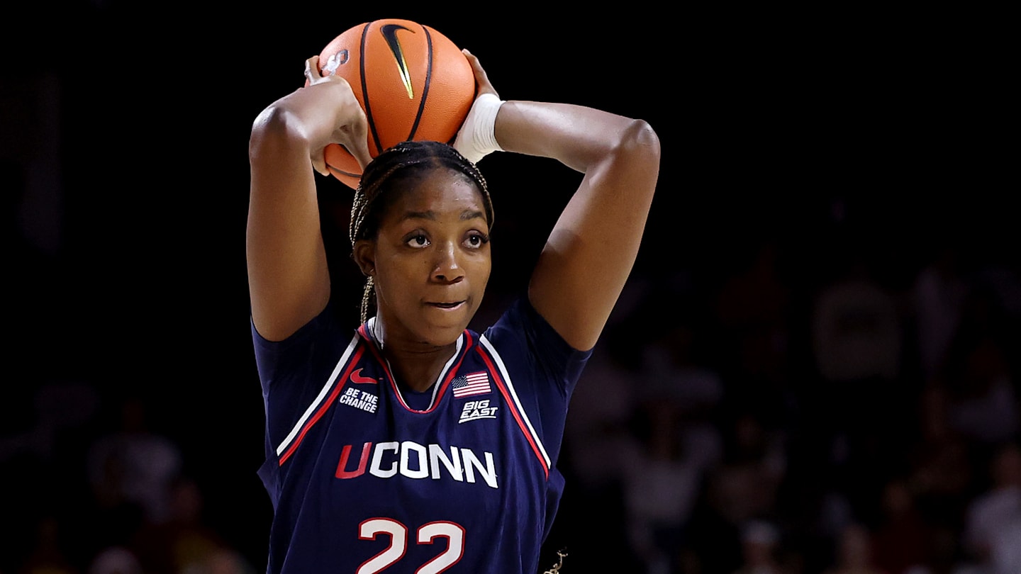 UConn transfer is on a mission to shoot down doubters one game at a time