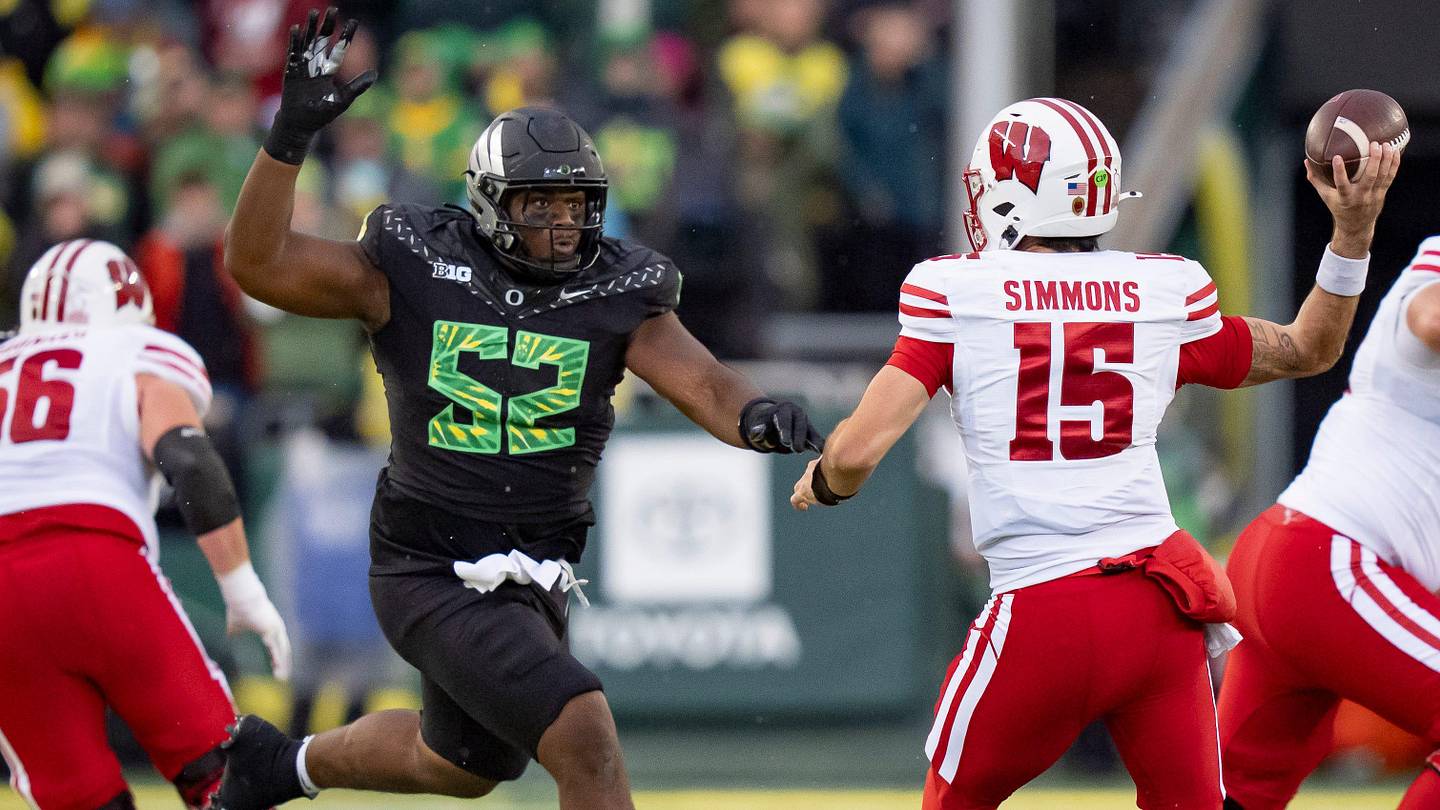 Why Bears can find plenty to choose from at Oregon for D-line need