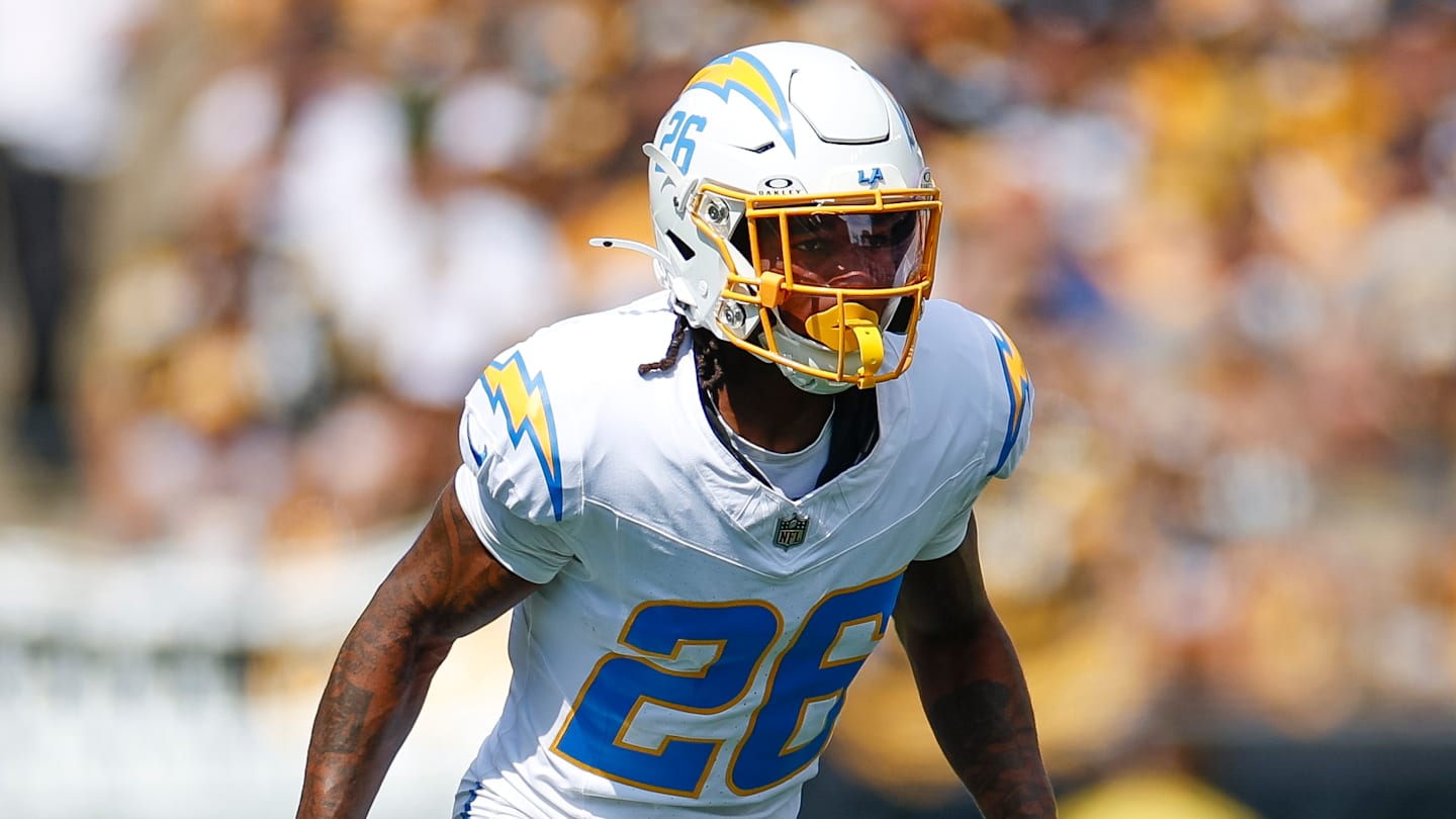 A top free agent cornerback is scheduled to visit two NFC North rivals