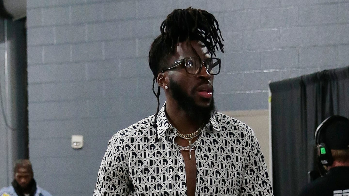 Suns look to add 3 surprise assistant coaches for Jordan Ott's staff