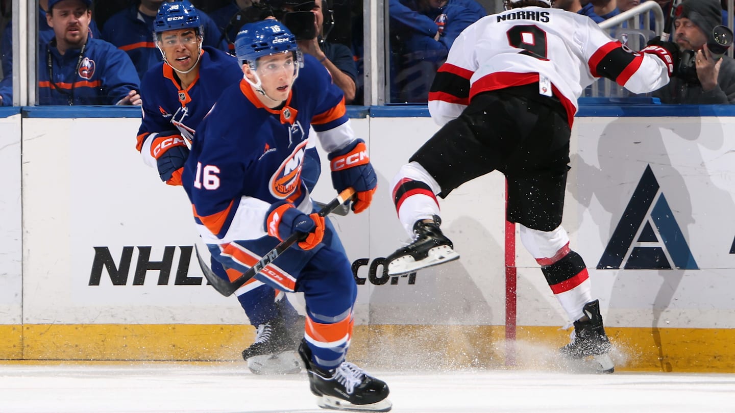 Marc Gatcomb is making it difficult for Max Tsyplakov to get back into ...