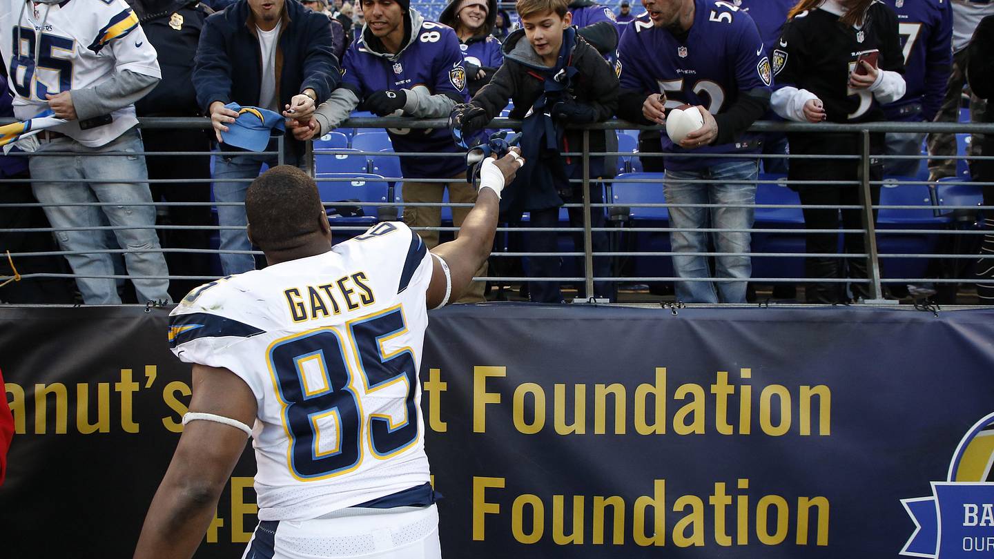 Chargers legend Antonio Gates receives All-Quarter Century Team honors ...